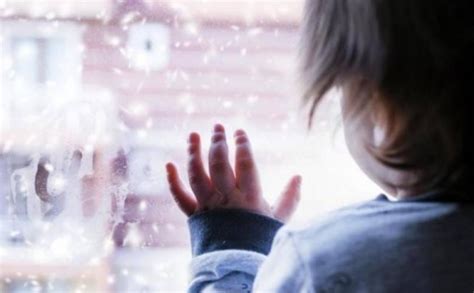 Цонхоор унах гэж байсан ГУРВАН НАСТАЙ ХҮҮХДИЙГ ОНЦГОЙГИЙНХОН АВАРЧЭЭ