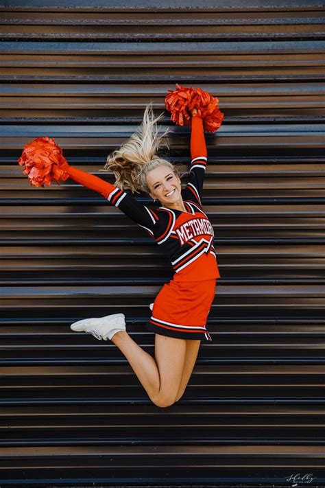 Pin By Kristen Case On Nancys Senior Portraits Cheer Poses Cheer