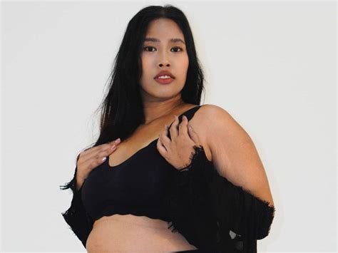 Celebrating Curves Comparing Seamless Plus Size Bras And Bralettes Hermonisse Malaysia