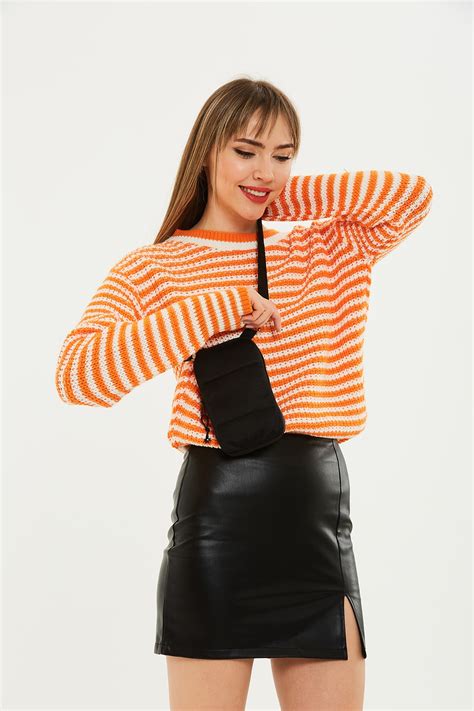 Shaka Siyah U41 Tek Fermuar Bölmeli Ayarlanabilir Askılı Unisex