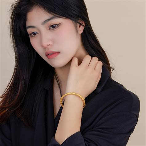 明牌珠宝黄金手镯足金开口实心镯龙纹手镯婚嫁女镯计价AFI0079 虎窝淘