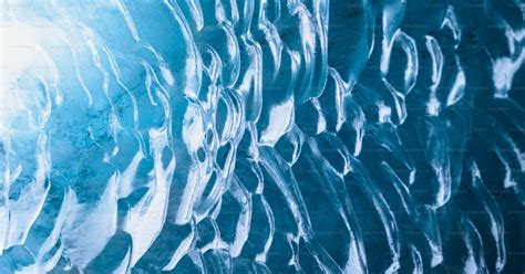 많은 얼음으로 가득 찬 큰 얼음 동굴 사진 Unsplash의 무늬 이미지