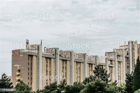 크로아티아 스플리트에 있는 주거용 건물의 잔인한 콘크리트 건축물 0명에 대한 스톡 사진 및 기타 이미지 0명 건물의 층 건설 산업 Istock