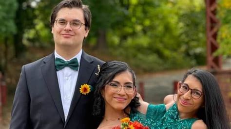 Conjoined Twin Carmen Andrade Reveals How She Respects Her Sisters Boundaries Since Getting
