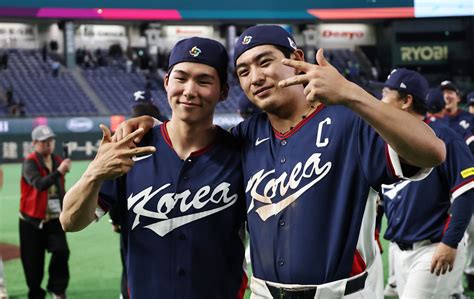 Lee Jung Hoo Right And Kim Hye Seong Of Korea Celebrate Their Teams
