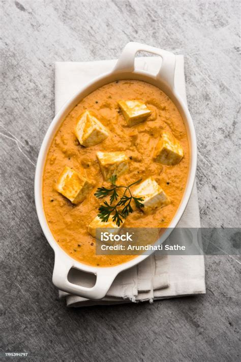 파니어 코르마 쿠르마 또는 쿠오르마는 커드 코코넛 캐슈 너트로 만든 카레와 코티지 치즈를 사용하여 만든 인기있는 인도 메인 코스 레시피입니다 코르마 인도 음식에 대한 스톡