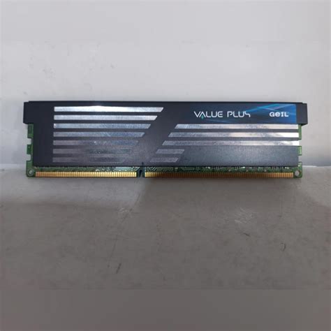 یک عدد رم 2 گیگ Ddr3 Geil باس 1333 امداد کامپیوتر یزد