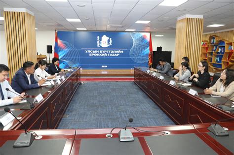 Зарим нам эвслийн хүсэлтээр сонгогчдын нэрийн жагсаалтыг өгчээ