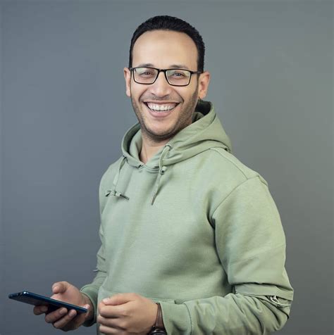 وبشر الصابرين الذين إذا أصابتهم مصيبة قالوا إنا لله وإنا إليه راجعون🍂 القارئ علاء ياسر القارئ