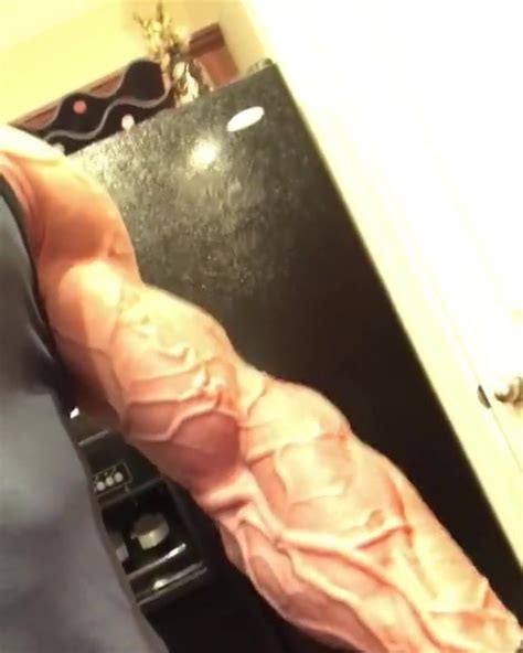 Bodybuilder Arm Thisvid Com