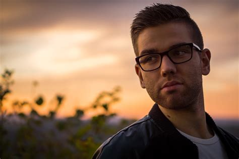 무료 이미지 머리 하늘 이마 시원한 헤어 스타일 얼굴 털 사진술 색안경 플래시 사진 시력 보호 수염