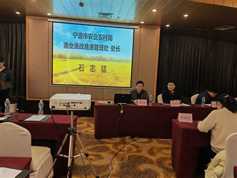 举办稻渔种养技术培训启动稻渔产业全市推广