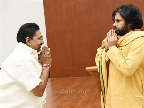 జనసేన లోకి పిఠాపురం మాజీ ఎమ్మెల్యే