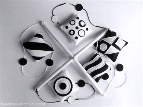 Черно-белый мобиль для новорожденного\ Black and white nursery mobile ...