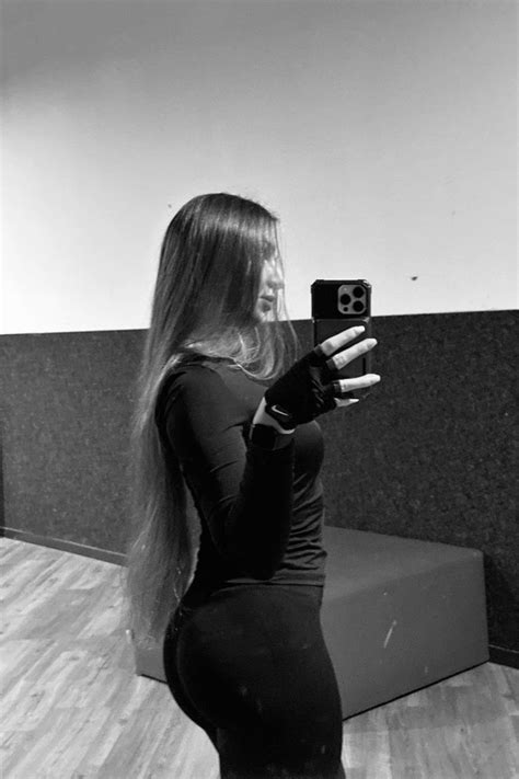 Pin Di Miroslavka Su