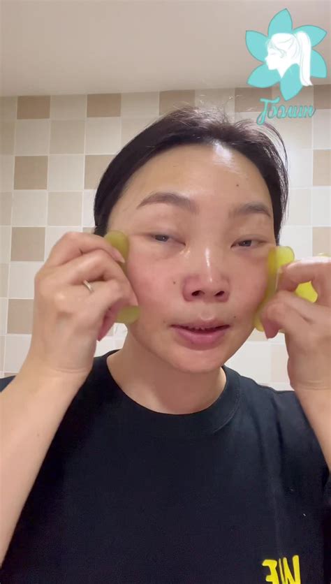 Арьс хуурайшиж холцруутах харлахаас сэргийлэх гуаша массаж ба нүүрний йог🤗 Хаврын сургаар л