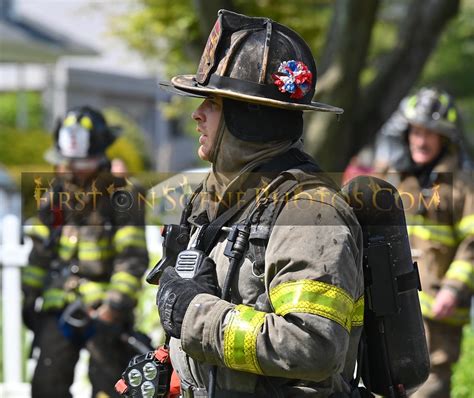 Individuals And Groups Firstonscenephotos