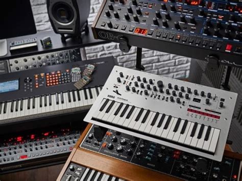 Monophonic Vs Polyphonic Synth Which One To Buy Upd