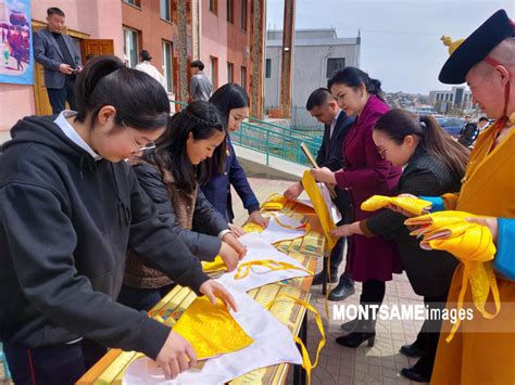 АРХАНГАЙ Номын баяраар үнэт ховор ном судрын үзэсгэлэнг дэлгэв