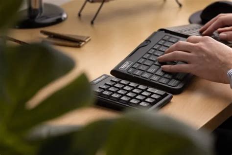 What Angle Should Wrists Be At When Typing On A Keyboard