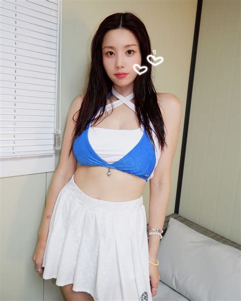 권은비 워터밤 여신 또 입증…과감 비키니로 핫한 서머룩 나무뉴스