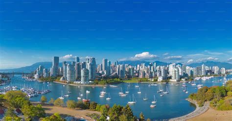 캐나다 브리티시 컬럼비아의 화창한 날에 밴쿠버 스카이 라인의 아름다운 장면 사진 Unsplash의 건축학 이미지