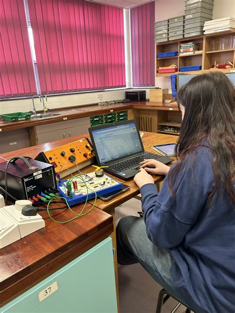 A Level Electronics Sixth Form College Basingstoke Qmc