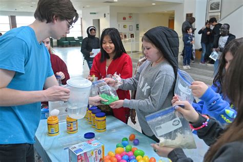Mvccs Stem Fest Promotes Science Exploration For Local Sixth