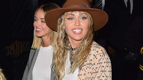 Miley Cyrus Fans Are Freaking Out Over Her New Modern Mullet Abc News