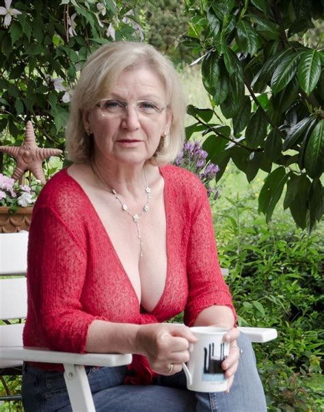 Pin On Beautiful Older Women Priceless Invaluable