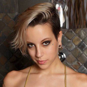 Amanda Verona Babe Page Watch This Adult Model On Freeones