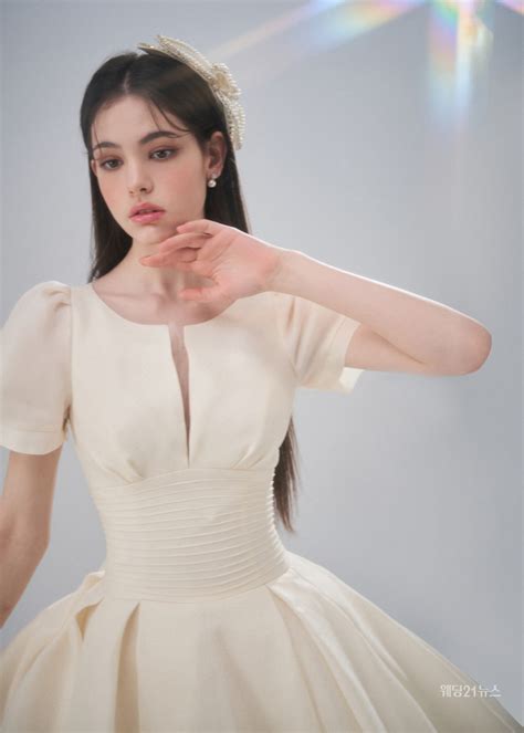 2023년 웨딩드레스 트렌드 키워드 제안 자카드 실크