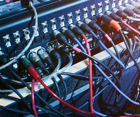 Saldare I Cavi Audio XLR Mono Jack E RCA V Recording Studio