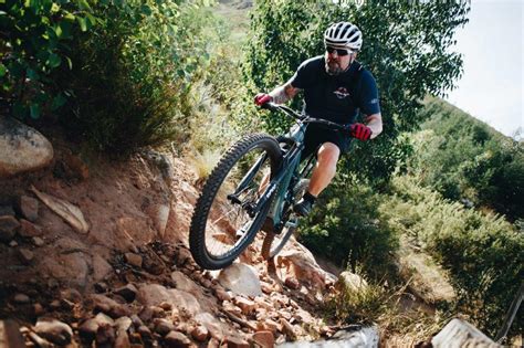 Specialized Levo SL Lehčí a hravější iVELO