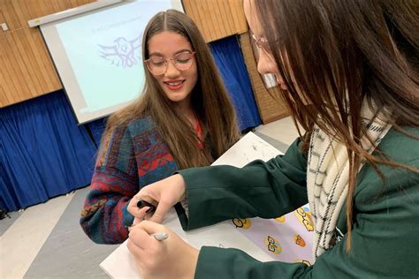 Schoolgirl Who Inspired Disney Challenges Glasses Stereotype Of Nerd Face Emoji