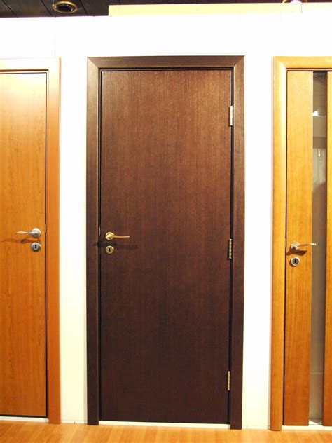 Интериорни врати Stil M производство на Мебели входни интериорни врати и дограма