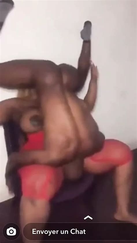 Une Black Suce Une Grosse Bite Noire Xhamster