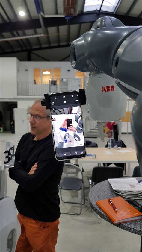 Analog Robot Custom Interactive Digital Experiences