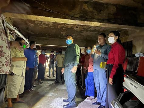 អភិបាល ខណ្ឌ ទួលគោក ចុះសួរសុខទុក្ខ និងនាំយកអំណោយជូនប្រជាពលរដ្ឋក្រីក្រនៅក្នុងមូលដ្ឋានរបស់ខ្លួន