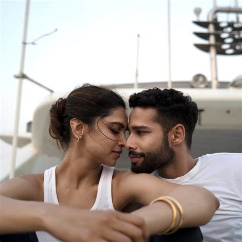 Could The ‘triangle Method Be The Most Effective Flirting Technique The Internet Thinks So