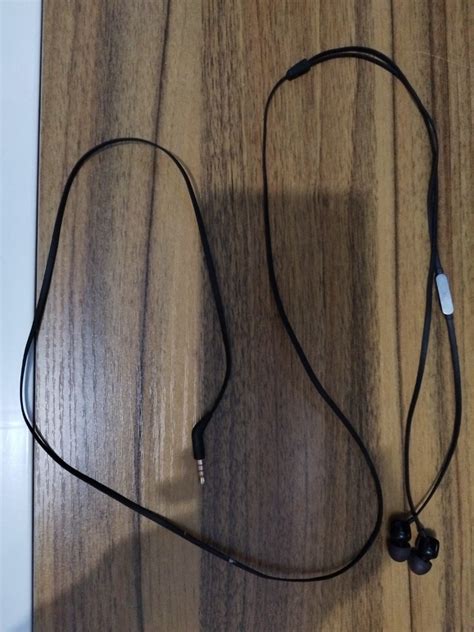 JBL Earpiece Audio Earphones On Carousell