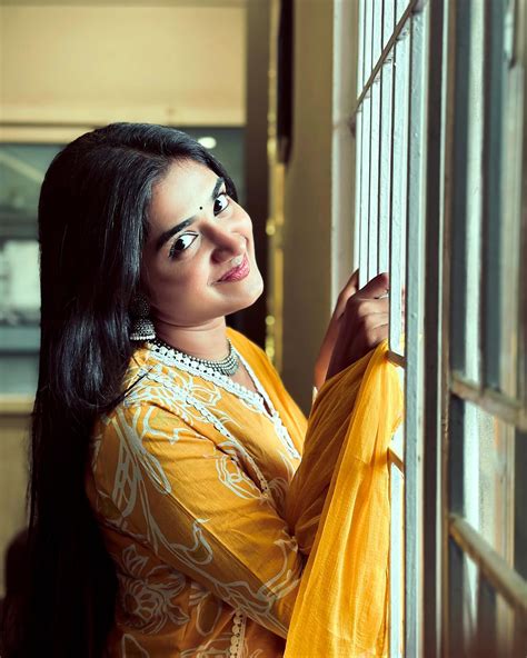 Malavika Manoj టలవడల మయ చసదక రడ అయన మర మలయళ భమ Namasthe Telangana