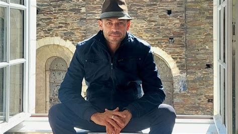 Le Conteur Kwal Slamme Tout Près Dangers Fip