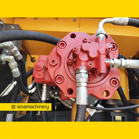 بیل مکانیکی لوول ۳۳۰ نمایشگاه سینا