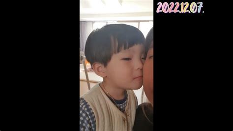 과자 냠냠 엄마 뽀뽀 20개월 Youtube
