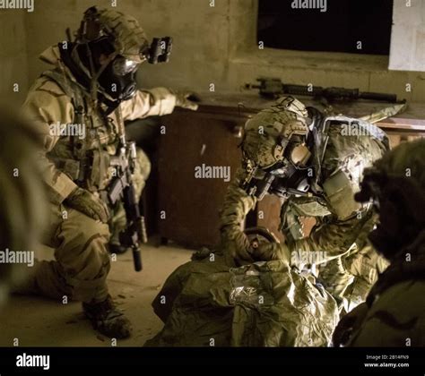 Mopp Level 4 Hi Res Stock Photography And Images Alamy