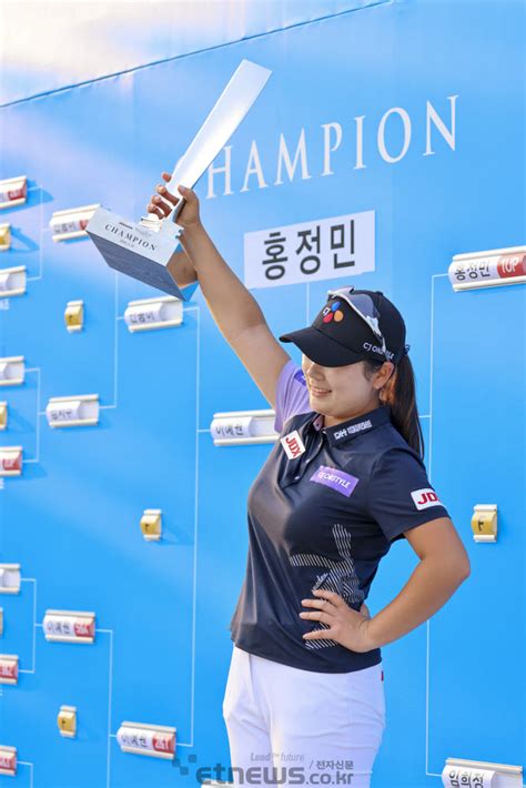 포토 홍정민 두산매치플레이 챔피언십 우승자입니다 전자신문