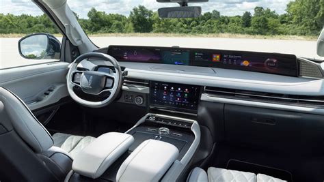 2026 Lincoln Navigator Review Pricing And Specs