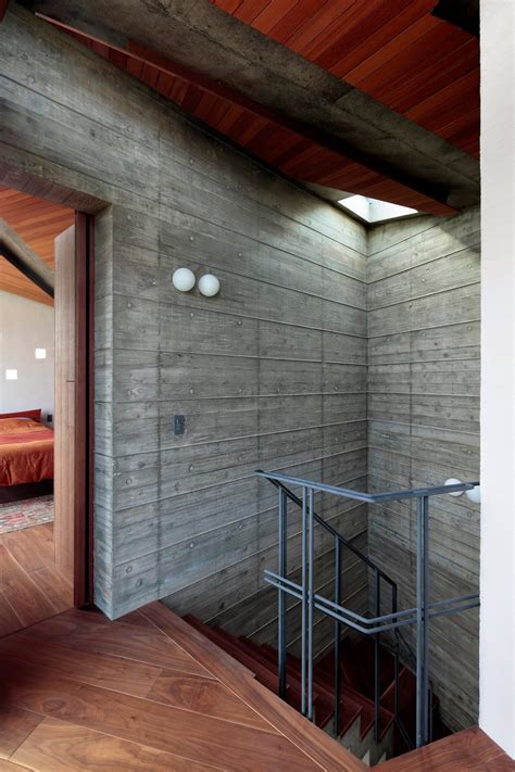 Takeshi Hirobe Designs Villa Mkz To Dance Around Complex Site