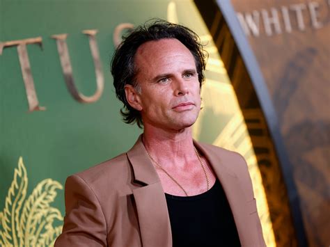 Walton Goggins Gave A Tour Of His Dreamy 1920s Ny Lodge